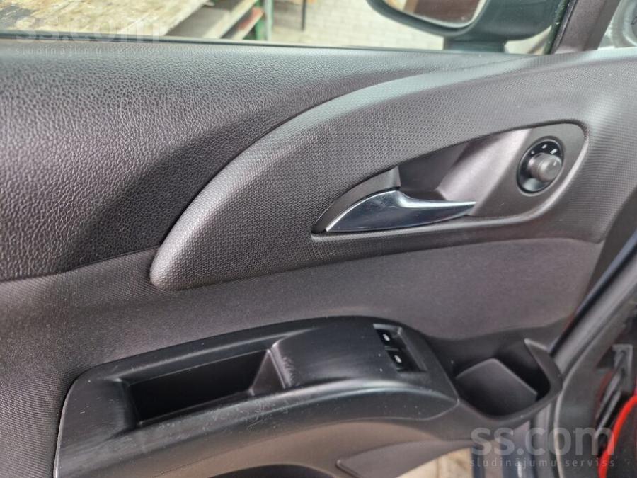 Brown Opel Meriva 2014 in Ogre, with an engine capacity of 1.40 L and mileage of 220 thousand km for 5950 €, photo 12 on AUTOMOTO.COM.LV