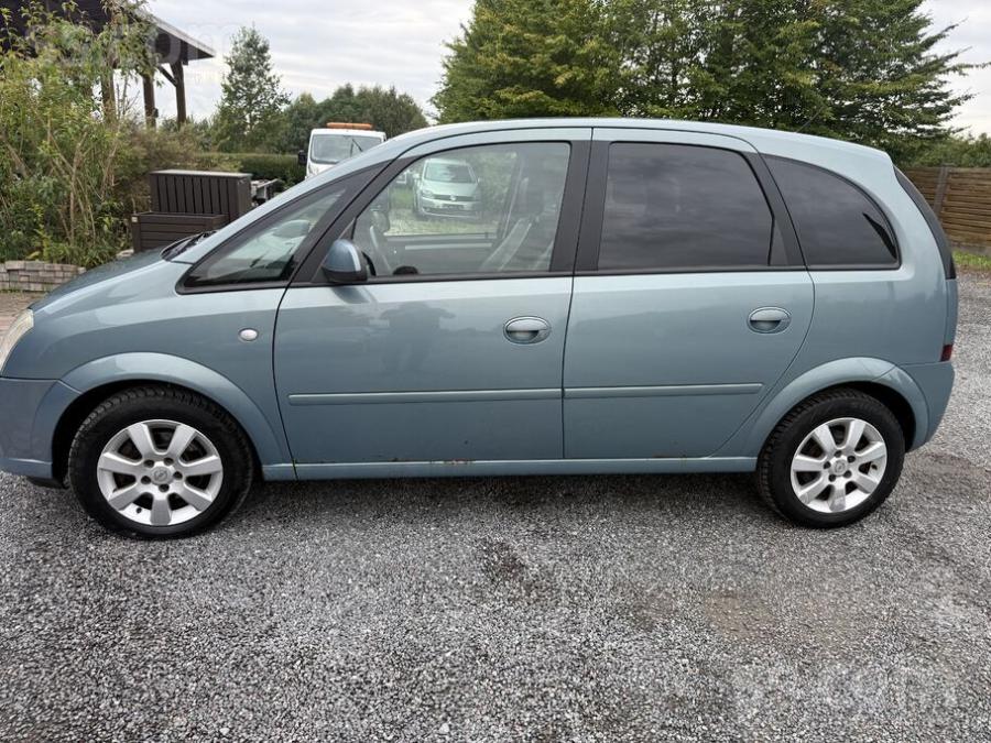 Green Opel Meriva 2006 in Saldus, with an engine capacity of 1.70 L and mileage of 305 thousand km for 990 €, photo 5 on AUTOMOTO.COM.LV