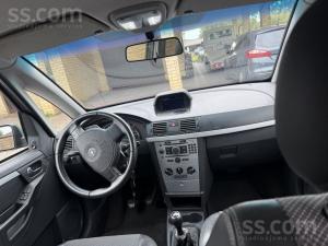 Green Opel Meriva 2006 in Saldus, with an engine capacity of 1.70 L and mileage of 305 thousand km for 990 €, photo 9 on AUTOMOTO.COM.LV