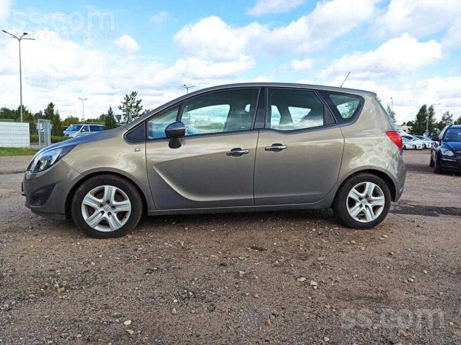 Zaļš Opel Meriva 2012 Daugavpils, ar dzinēja tilpumu 1.70 L un nobraukumu 0 tūkst. km par 3300 €, foto 5 vietnē AUTOMOTO.COM.LV