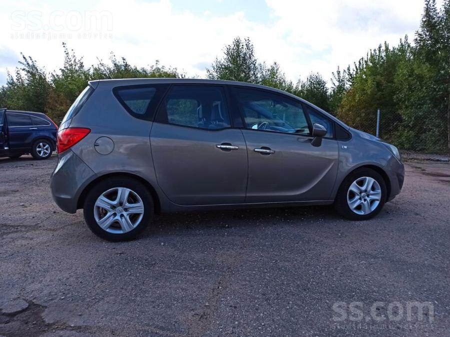 Zaļš Opel Meriva 2012 Daugavpils, ar dzinēja tilpumu 1.70 L un nobraukumu 0 tūkst. km par 3300 €, foto 9 vietnē AUTOMOTO.COM.LV