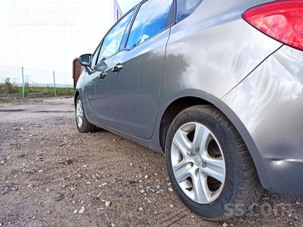 Green Opel Meriva 2012 in Daugavpils, with an engine capacity of 1.70 L and mileage of 0 thousand km for 3300 €, photo 9 on AUTOMOTO.COM.LV