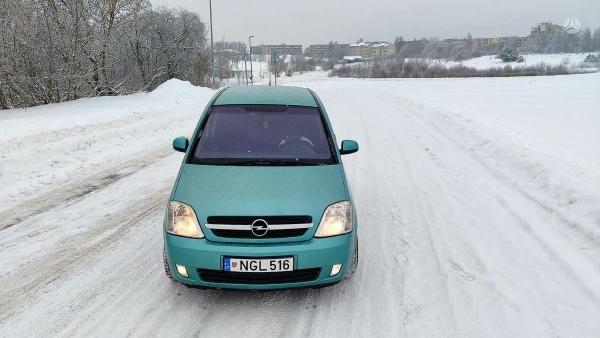 Green Opel Meriva 2004 in Vilnius, with an engine capacity of 1.69 L and mileage of 335 thousand km for 550 €, photo 1 on AUTOMOTO.COM.LV