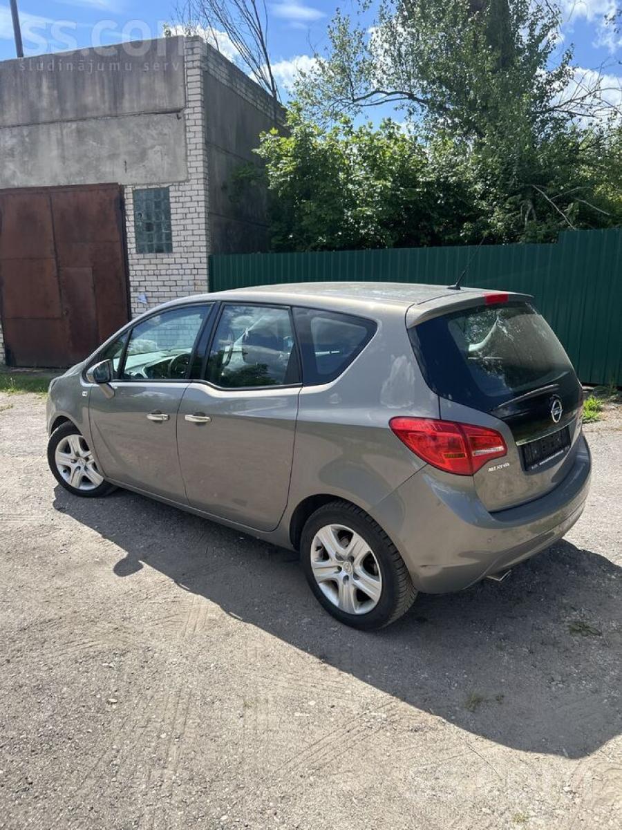 Zaļš Opel Meriva 2012 Daugavpils, ar dzinēja tilpumu 1.70 L un nobraukumu 237 tūkst. km par 3400 €, foto 8 vietnē AUTOMOTO.COM.LV