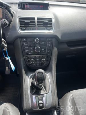 Zaļš Opel Meriva 2012 Daugavpils, ar dzinēja tilpumu 1.70 L un nobraukumu 237 tūkst. km par 3400 €, foto 11 vietnē AUTOMOTO.COM.LV