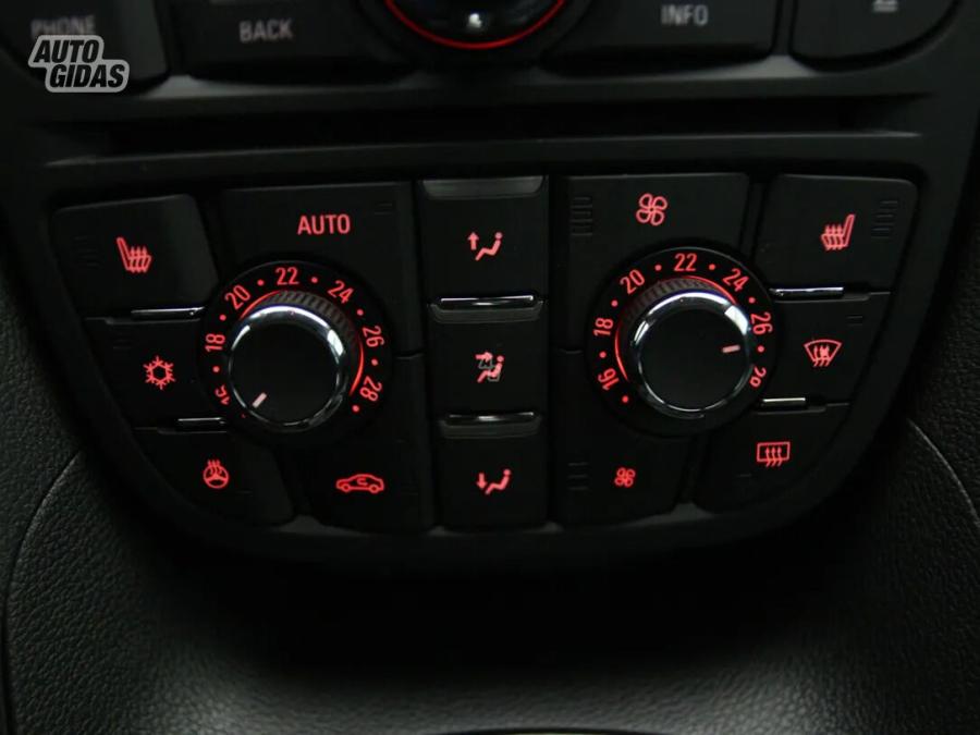 Green Opel Meriva 2016 in Vilnius, with an engine capacity of 1.40 L and mileage of 93 thousand km for 8299 €, photo 21 on AUTOMOTO.COM.LV