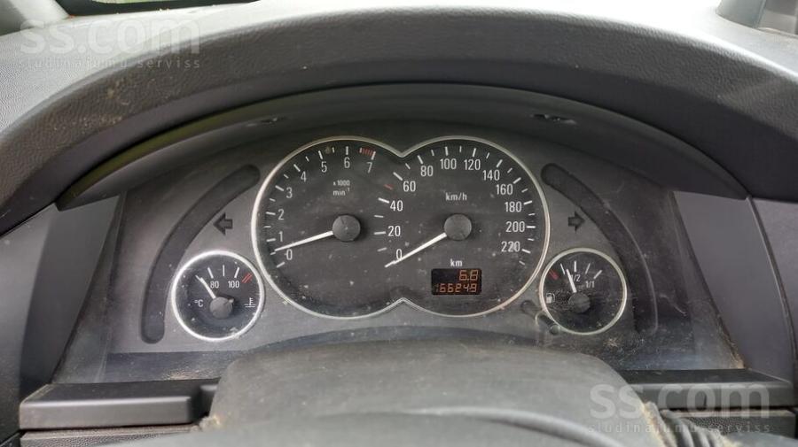 Pelēks Opel Meriva 2003 Preiļi, ar dzinēja tilpumu 1.60 L un nobraukumu 167 tūkst. km par 850 €, foto 9 vietnē AUTOMOTO.COM.LV