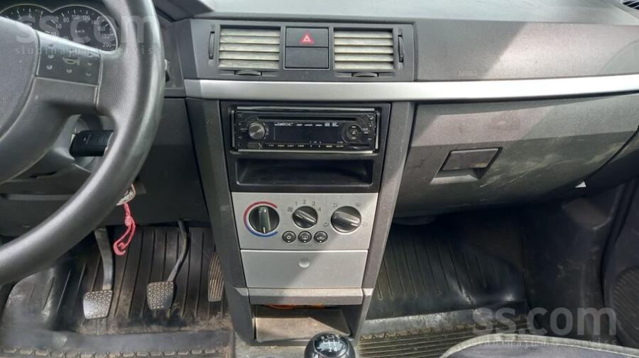 Pelēks Opel Meriva 2003 Preiļi, ar dzinēja tilpumu 1.60 L un nobraukumu 167 tūkst. km par 850 €, foto 10 vietnē AUTOMOTO.COM.LV