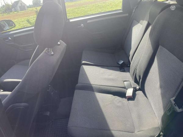 Opel Meriva 2003 Panevēža vietnē Pelēks Opel Meriva 2003 Panevēža, ar dzinēja tilpumu 1.69 L un nobraukumu 192 tūkst. km par 1150 €, foto 7 vietnē AUTOMOTO.COM.LV