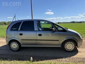 Grey Opel Meriva 2004 in Ogre, with an engine capacity of 1.60 L and mileage of 165 thousand km for 1300 €, photo 3 on AUTOMOTO.COM.LV