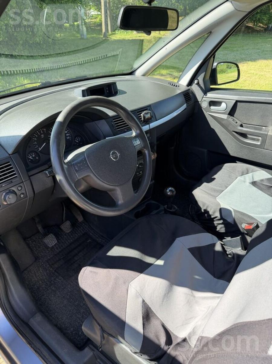 Grey Opel Meriva 2004 in Ogre, with an engine capacity of 1.60 L and mileage of 165 thousand km for 1300 €, photo 8 on AUTOMOTO.COM.LV
