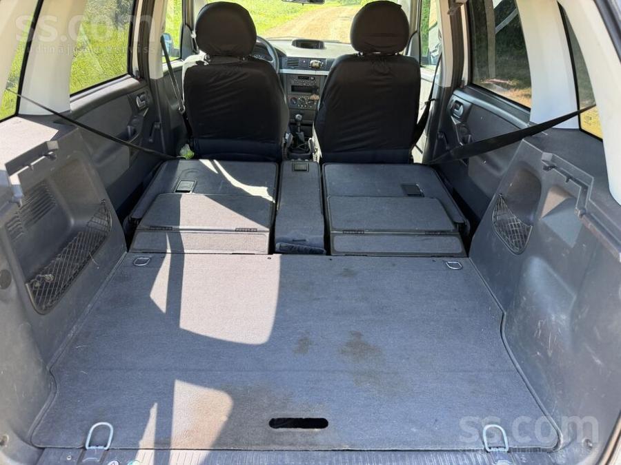 Grey Opel Meriva 2004 in Ogre, with an engine capacity of 1.60 L and mileage of 165 thousand km for 1300 €, photo 12 on AUTOMOTO.COM.LV