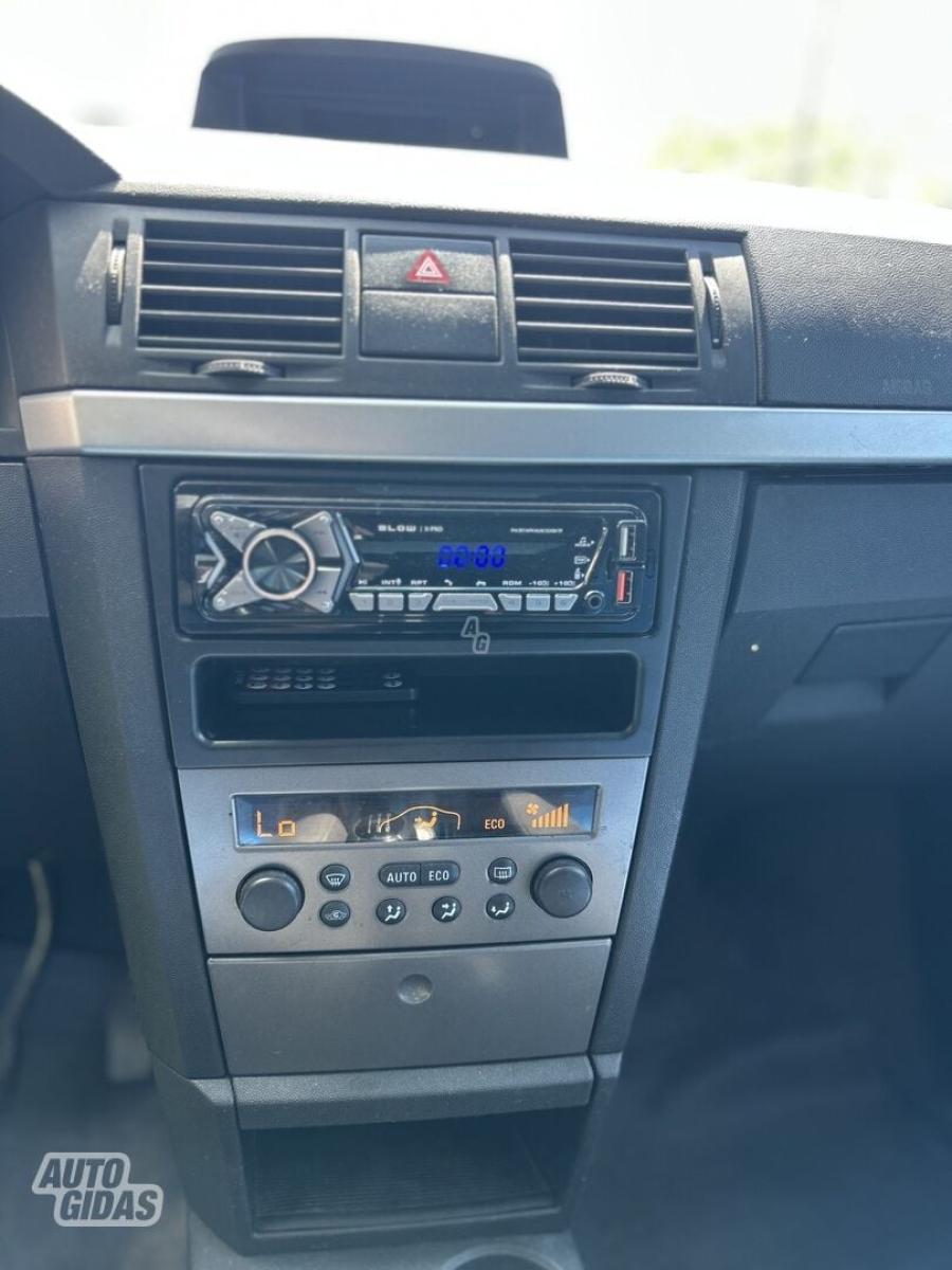 Pelēks Opel Meriva 2004 Klaipėda, ar dzinēja tilpumu 1.70 L un nobraukumu 250 tūkst. km par 750 €, foto 7 vietnē AUTOMOTO.COM.LV