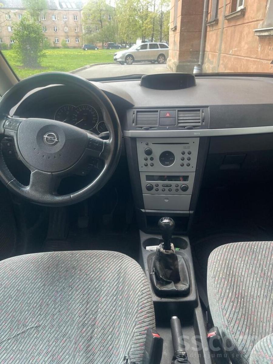 Pelēks Opel Meriva 2004 Rīga, ar dzinēja tilpumu 1.60 L un nobraukumu 260 tūkst. km par 950 €, foto 7 vietnē AUTOMOTO.COM.LV