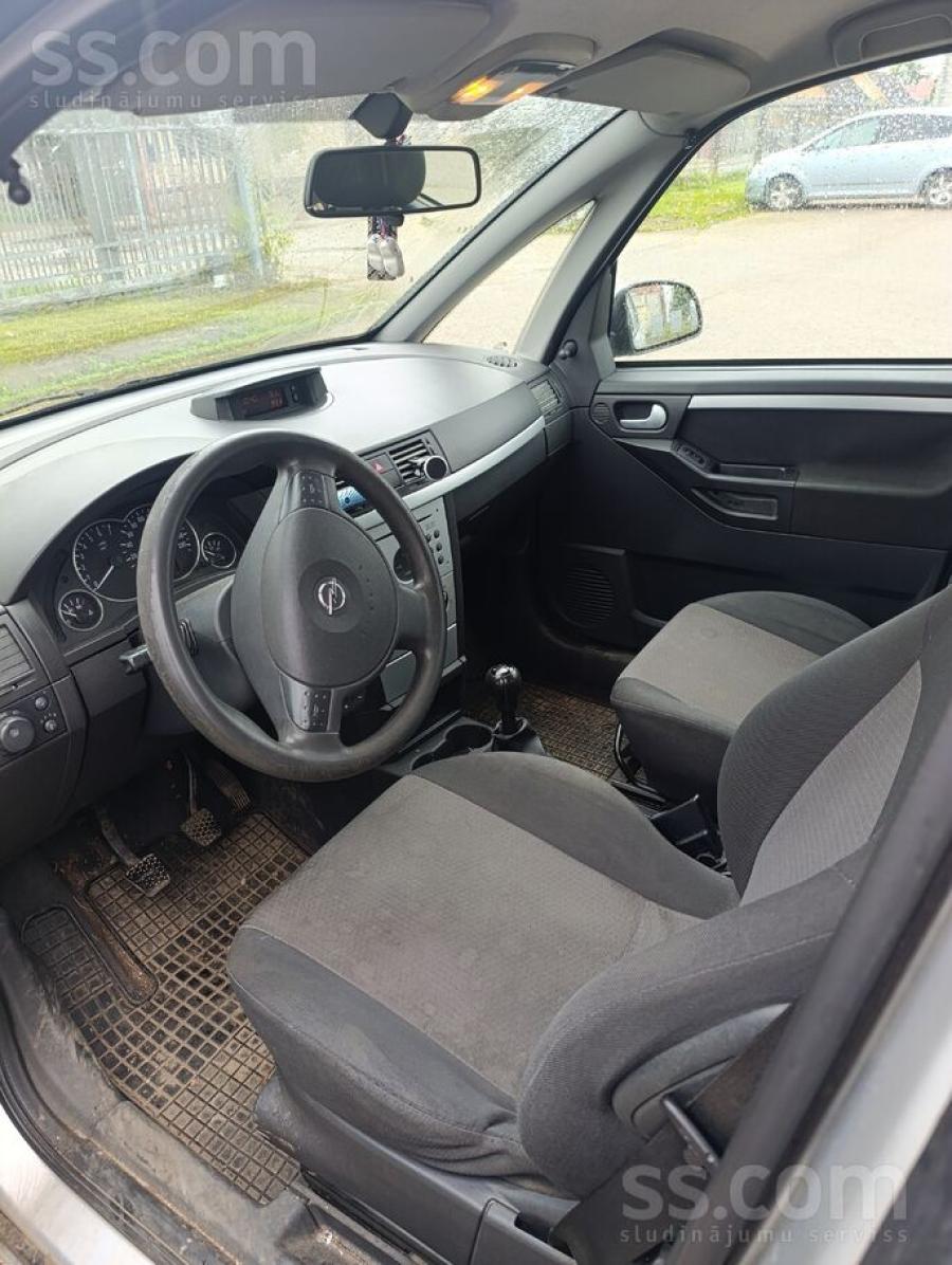 Grey Opel Meriva 2004 in Rezekne, with an engine capacity of 1.60 L and mileage of 227 thousand km for 1250 €, photo 1 on AUTOMOTO.COM.LV