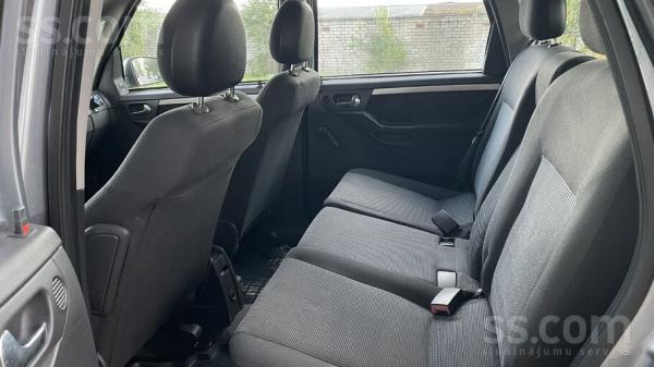 Grey Opel Meriva 2004 in Riga, with an engine capacity of 1.70 L and mileage of 247 thousand km for 690 €, photo 4 on AUTOMOTO.COM.LV