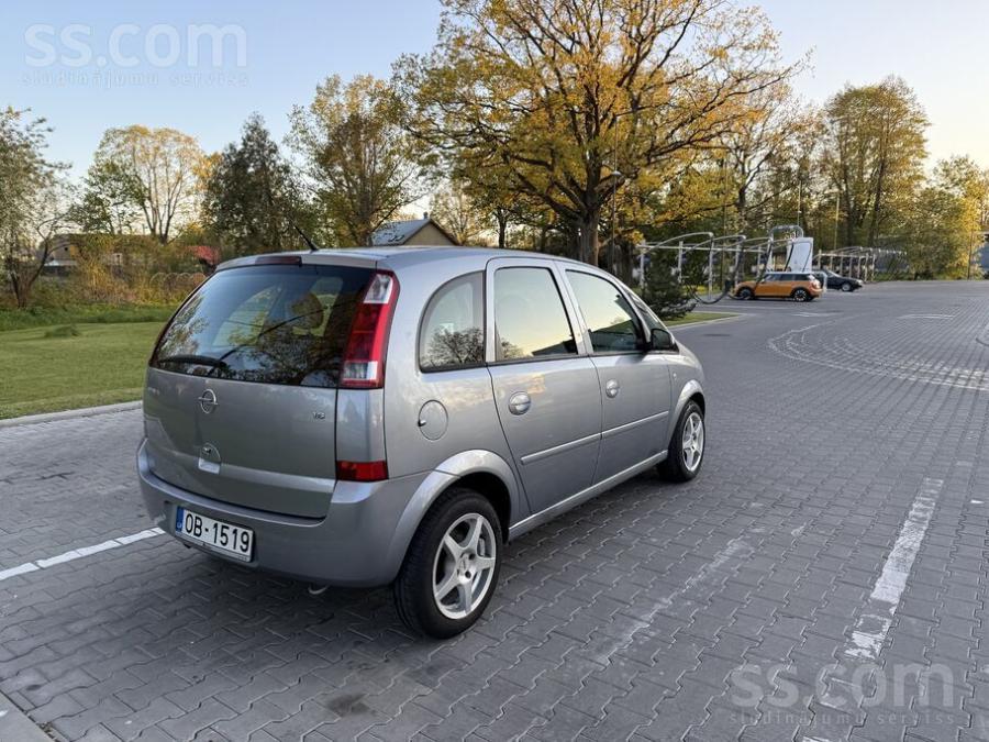 Grey Opel Meriva 2005 in Riga, with an engine capacity of 1.60 L and mileage of 229 thousand km for 1500 €, photo 4 on AUTOMOTO.COM.LV