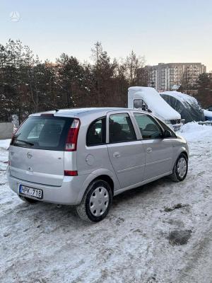 Pelēks Opel Meriva 2005 Viļņa, ar dzinēja tilpumu 1.60 L un nobraukumu 134 tūkst. km par 1000 €, foto 3 vietnē AUTOMOTO.COM.LV