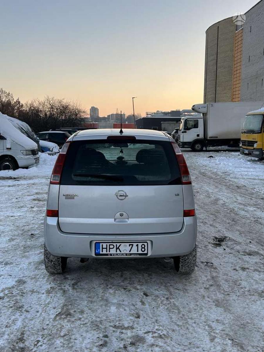 Pelēks Opel Meriva 2005 Viļņa, ar dzinēja tilpumu 1.60 L un nobraukumu 134 tūkst. km par 1000 €, foto 4 vietnē AUTOMOTO.COM.LV