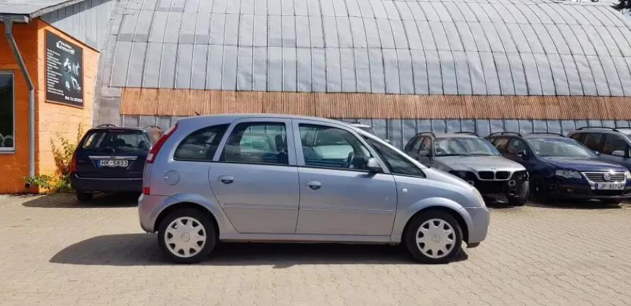 Grey Opel Meriva 2005 in Valmiera, with an engine capacity of 1.60 L and mileage of 199 thousand km for 1150 €, photo 3 on AUTOMOTO.COM.LV