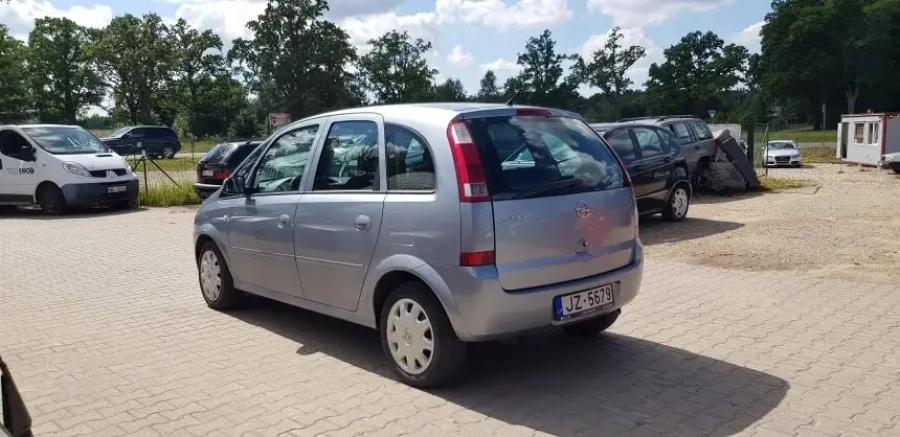 Grey Opel Meriva 2005 in Valmiera, with an engine capacity of 1.60 L and mileage of 199 thousand km for 1150 €, photo 6 on AUTOMOTO.COM.LV