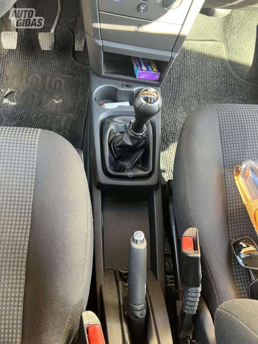 Pelēks Opel Meriva 2006 Gargždai, ar dzinēja tilpumu 1.40 L un nobraukumu 198 tūkst. km par 1200 €, foto 8 vietnē AUTOMOTO.COM.LV