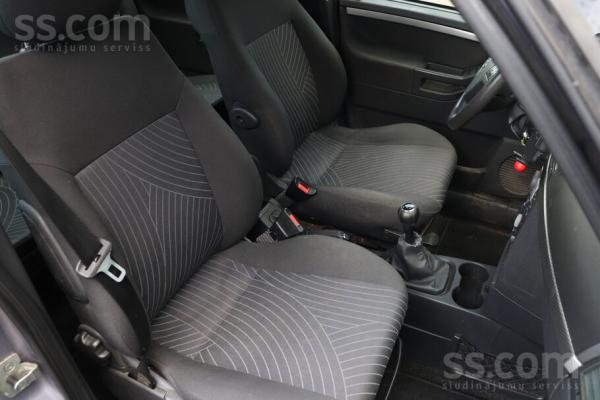 Pelēks Opel Meriva 2006 Valmiera, ar dzinēja tilpumu 1.40 L un nobraukumu 190 tūkst. km par 1800 €, foto 6 vietnē AUTOMOTO.COM.LV