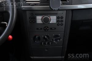 Pelēks Opel Meriva 2006 Valmiera, ar dzinēja tilpumu 1.40 L un nobraukumu 190 tūkst. km par 1800 €, foto 14 vietnē AUTOMOTO.COM.LV