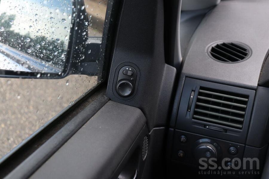 Pelēks Opel Meriva 2006 Valmiera, ar dzinēja tilpumu 1.40 L un nobraukumu 190 tūkst. km par 1800 €, foto 19 vietnē AUTOMOTO.COM.LV