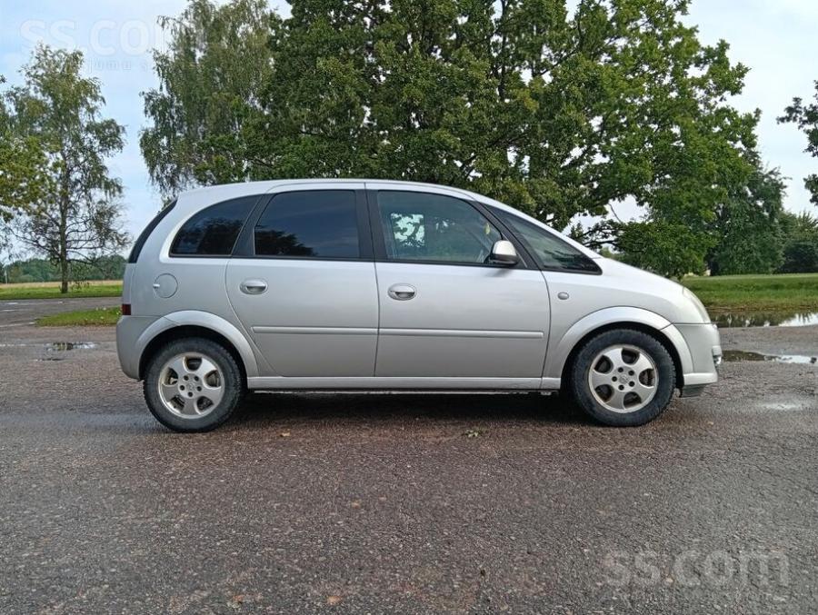 Grey Opel Meriva 2007 in Saldus, with an engine capacity of 1.70 L and mileage of 309 thousand km for 1650 €, photo 4 on AUTOMOTO.COM.LV