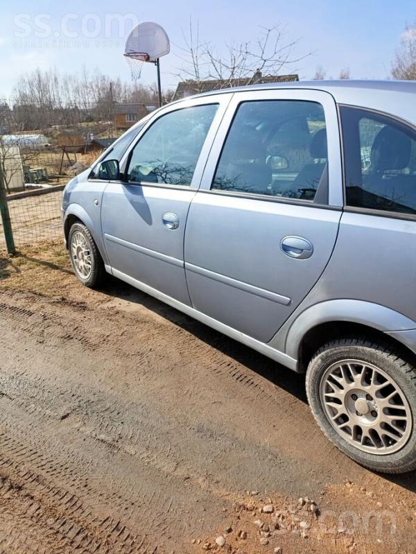 Pelēks Opel Meriva 2008 Krāslava, ar dzinēja tilpumu 1.60 L un nobraukumu 201 tūkst. km par 1800 €, foto 1 vietnē AUTOMOTO.COM.LV