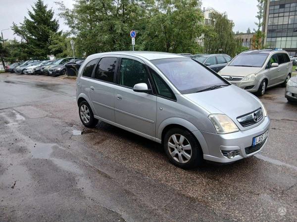 Pelēks Opel Meriva 2008 Viļņa, ar dzinēja tilpumu 1.80 L un nobraukumu 162 tūkst. km par 1100 €, foto 1 vietnē AUTOMOTO.COM.LV
