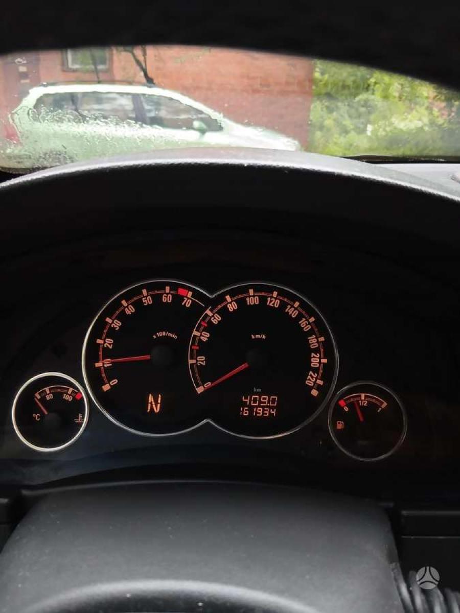 Pelēks Opel Meriva 2008 Viļņa, ar dzinēja tilpumu 1.80 L un nobraukumu 162 tūkst. km par 1100 €, foto 3 vietnē AUTOMOTO.COM.LV