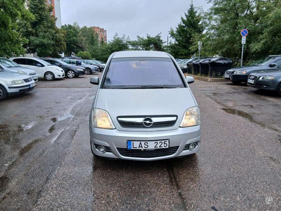 Pelēks Opel Meriva 2008 Viļņa, ar dzinēja tilpumu 1.80 L un nobraukumu 162 tūkst. km par 1100 €, foto 4 vietnē AUTOMOTO.COM.LV