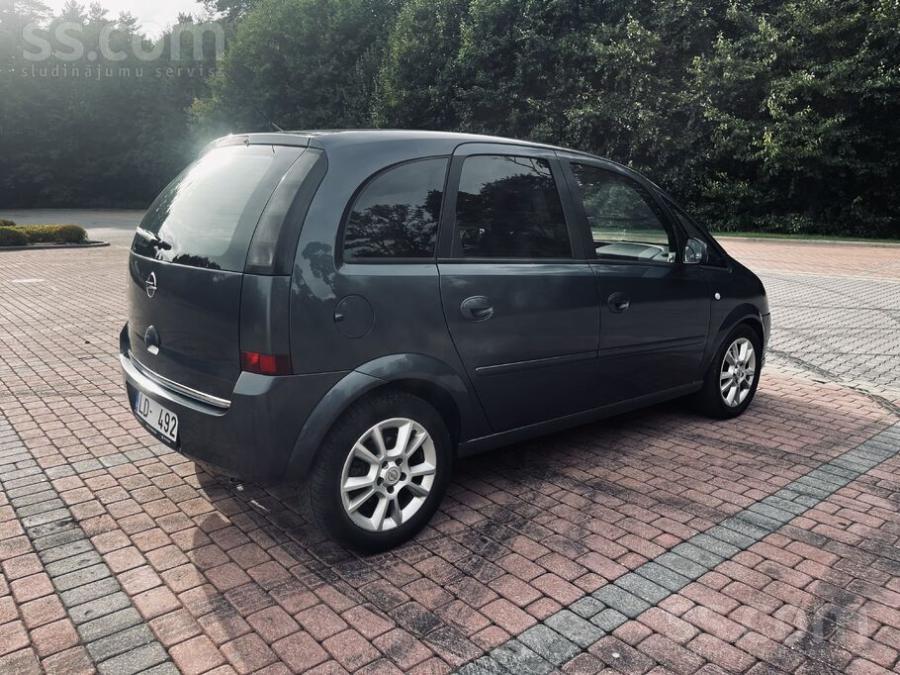 Grey Opel Meriva 2008 in Ventspils, with an engine capacity of 1.70 L and mileage of 270 thousand km for 1100 €, photo 4 on AUTOMOTO.COM.LV