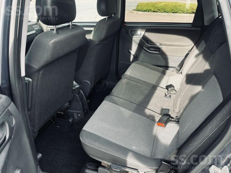 Grey Opel Meriva 2008 in Ventspils, with an engine capacity of 1.70 L and mileage of 270 thousand km for 1100 €, photo 6 on AUTOMOTO.COM.LV