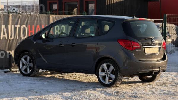 Grey Opel Meriva 2010 in Liepaja, with an engine capacity of 1.40 L and mileage of 220 thousand km for 3950 €, photo 6 on AUTOMOTO.COM.LV