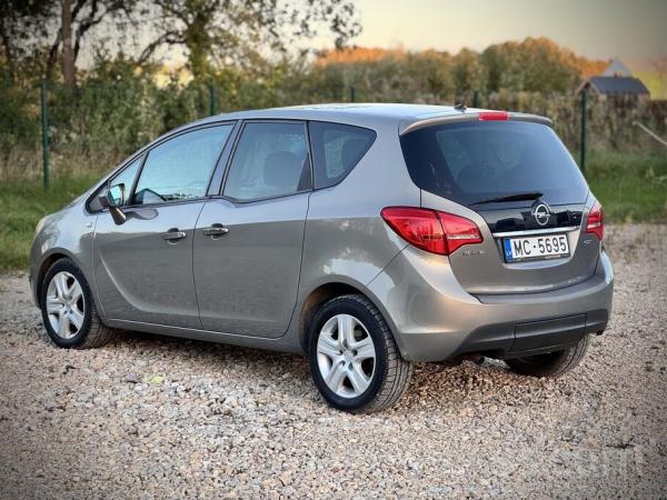 Pelēks Opel Meriva 2010 Rīga, ar dzinēja tilpumu 1.70 L un nobraukumu 256 tūkst. km par 3850 €, foto 2 vietnē AUTOMOTO.COM.LV