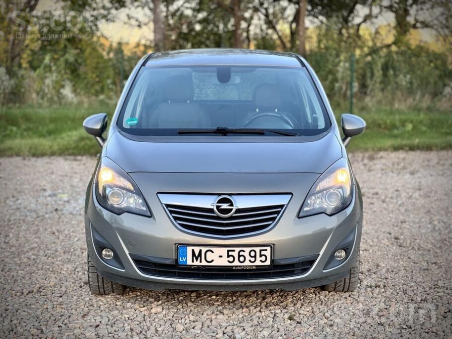 Grey Opel Meriva 2010 in Riga, with an engine capacity of 1.70 L and mileage of 256 thousand km for 3850 €, photo 8 on AUTOMOTO.COM.LV