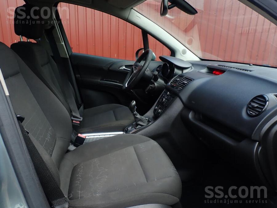Grey Opel Meriva 2010 in Liepaja, with an engine capacity of 1.30 L and mileage of 170 thousand km for 3450 €, photo 4 on AUTOMOTO.COM.LV