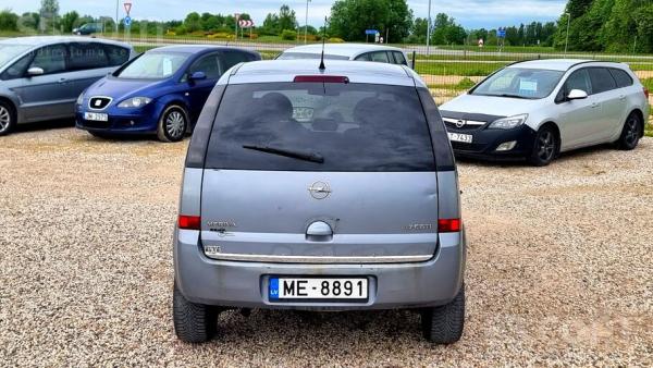 Grey Opel Meriva 2010 in Cesis, with an engine capacity of 1.70 L and mileage of 429 thousand km for 1300 €, photo 6 on AUTOMOTO.COM.LV