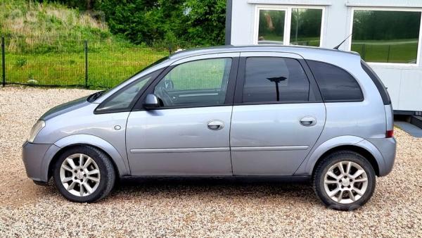 Grey Opel Meriva 2010 in Cesis, with an engine capacity of 1.70 L and mileage of 429 thousand km for 1300 €, photo 8 on AUTOMOTO.COM.LV