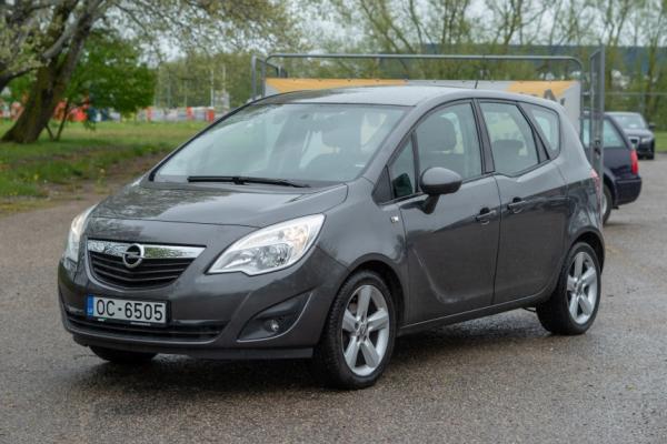 Pelēks Opel Meriva 2010 Rīga, ar dzinēja tilpumu 1.40 L un nobraukumu 220 tūkst. km par 4850 €, foto 1 vietnē AUTOMOTO.COM.LV