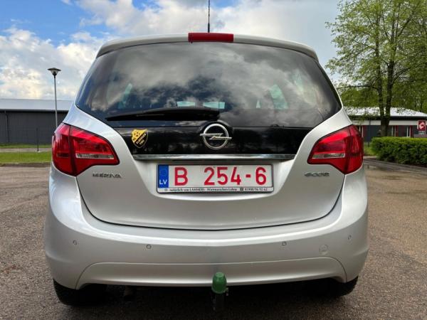Grey Opel Meriva 2010 in Riga, with an engine capacity of 1.40 L and mileage of 223 thousand km for 4200 €, photo 4 on AUTOMOTO.COM.LV
