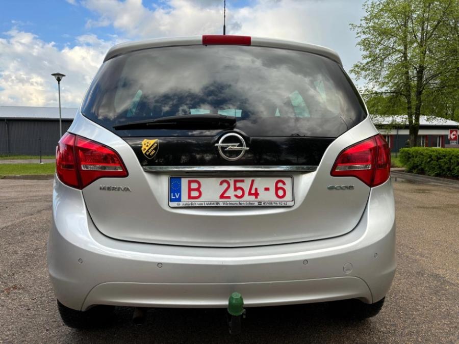 Grey Opel Meriva 2010 in Riga, with an engine capacity of 1.40 L and mileage of 223 thousand km for 4200 €, photo 5 on AUTOMOTO.COM.LV
