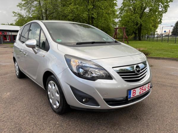Grey Opel Meriva 2010 in Riga, with an engine capacity of 1.40 L and mileage of 223 thousand km for 4200 €, photo 5 on AUTOMOTO.COM.LV