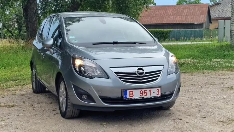 Grey Opel Meriva 2010 in Grobiņa, with an engine capacity of 1.70 L and mileage of 229 thousand km for 5500 €, photo 7 on AUTOMOTO.COM.LV