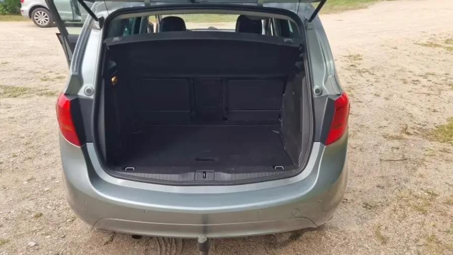 Grey Opel Meriva 2010 in Grobiņa, with an engine capacity of 1.70 L and mileage of 229 thousand km for 5500 €, photo 16 on AUTOMOTO.COM.LV