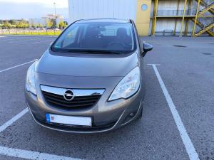 Grey Opel Meriva 2010 in Vilnius, with an engine capacity of 1.69 L and mileage of 196 thousand km for 2950 €, photo  on AUTOMOTO.COM.LV