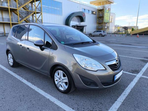 Pelēks Opel Meriva 2010 Viļņa, ar dzinēja tilpumu 1.69 L un nobraukumu 196 tūkst. km par 2950 €, foto 3 vietnē AUTOMOTO.COM.LV
